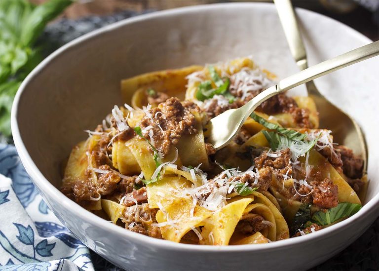 Authentic Italian Ragu Bolognese - Just a Little Bit of Bacon